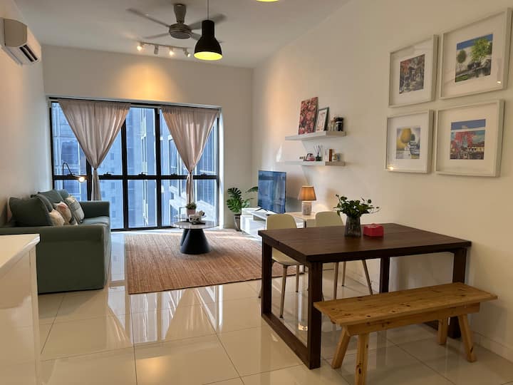 Charming Rustic Retreat | Spectacular Kl Pool View - Petaling Jaya