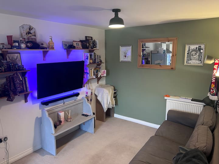 Cosy Flat To Yourself - Swindon - Swindon