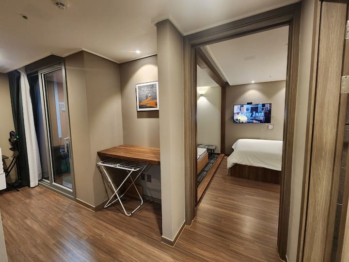 해운대역도보5분_오픈세일&신축&발코니&장기환영 - Busan