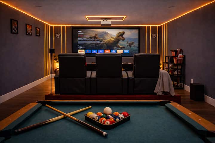 Private Movie Theater Game Room Sleeps 8 Indy - Greenwood, IN