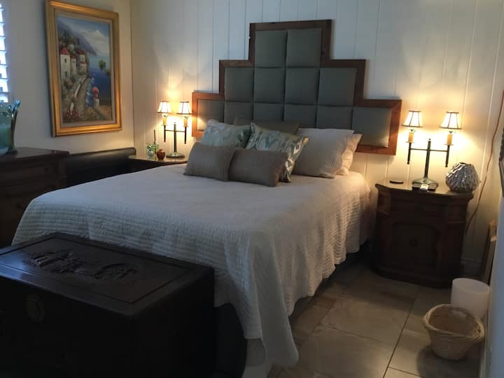 Coachella/stagecoach Fun Stay - Palm Desert, CA