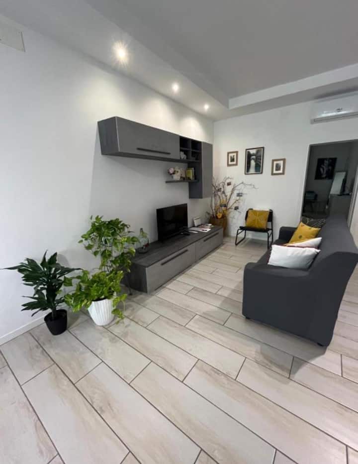 Yaya's House - Venice
Cin - It027042c2gflabfbt - Veneza