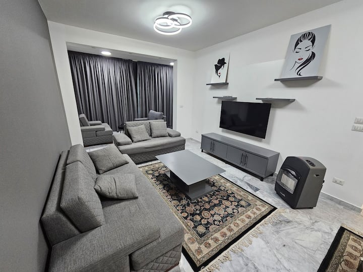Modern 2br Apt Next To
Sanayeh - Beyrouth