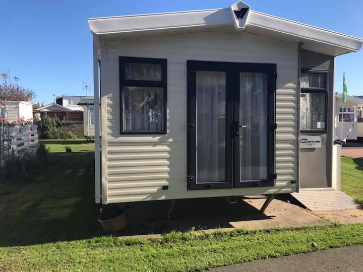 2 Bedroom Beachside Caravan Prestatyn - Prestatyn