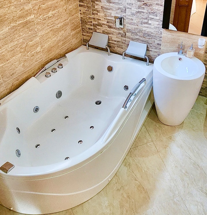 Apto En Laureles Con Jacuzzi Y Gimnasio Propio - Medellin, Antioquia, Colombia