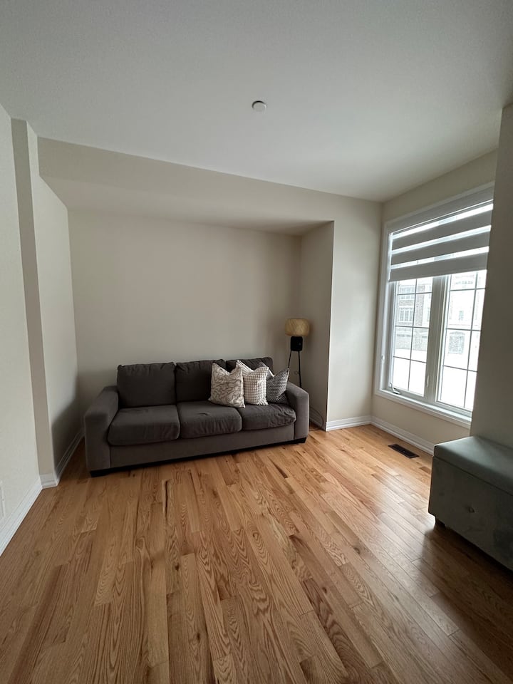 Basement In Modern & Cozy House - Pickering