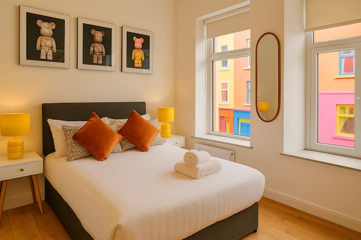 12. 2 Bed Right Bang In The Centre. - Galway
