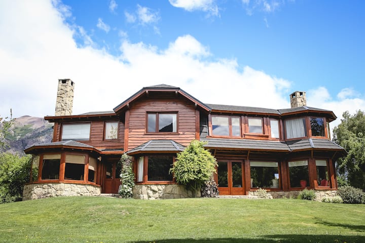 Residencia Con Alma Patagónica En Arelauquen - San Carlos de Bariloche