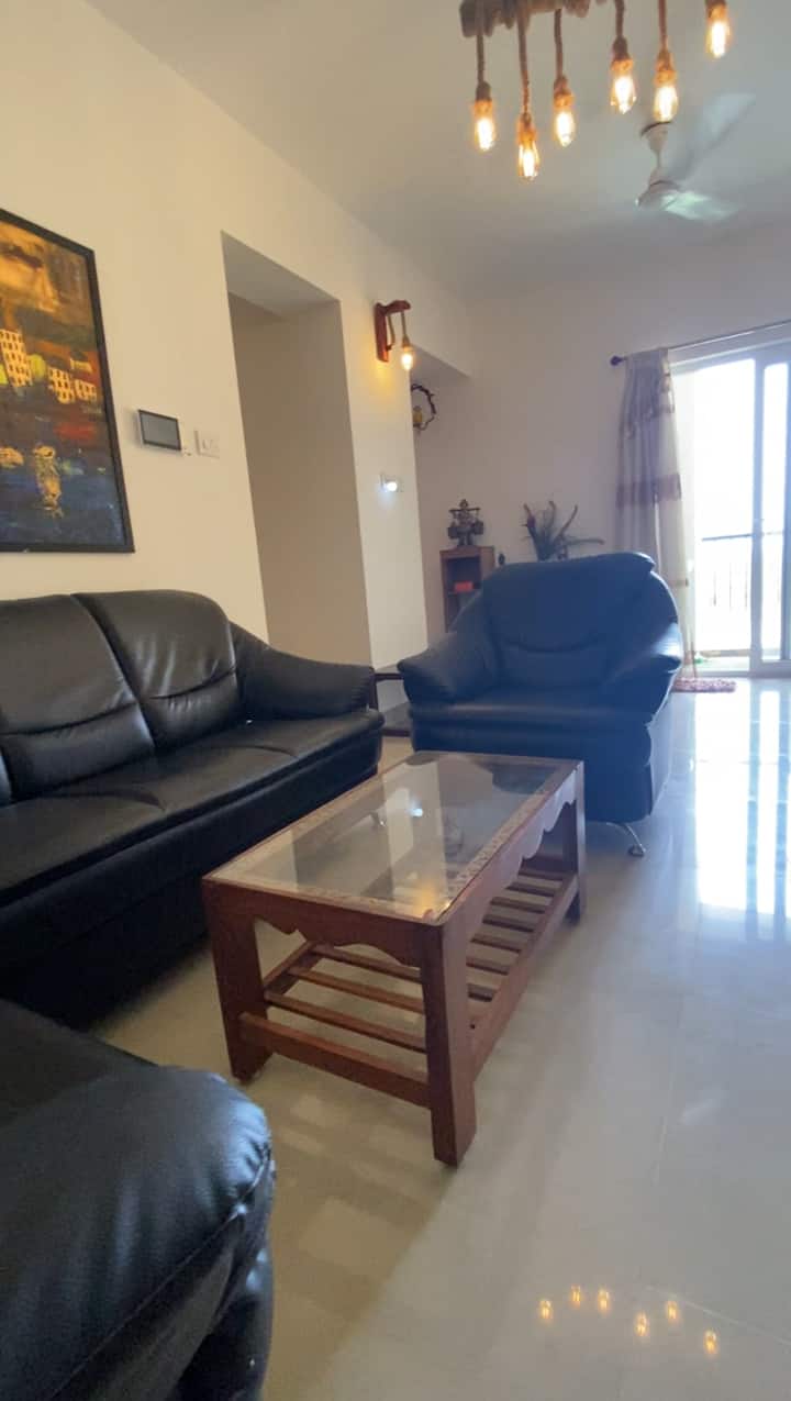 2bhk Lake View Barcelona Theme Apartment - Chennai - Chennai