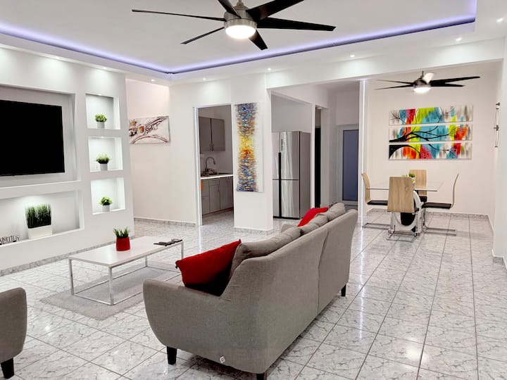 Modern Apt #3/ 2 King Beds, A/c, 2 Parking Spaces - Arecibo