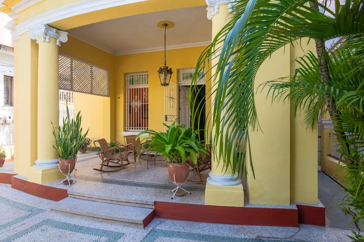 La Casona De 23 Y 24 - Havana