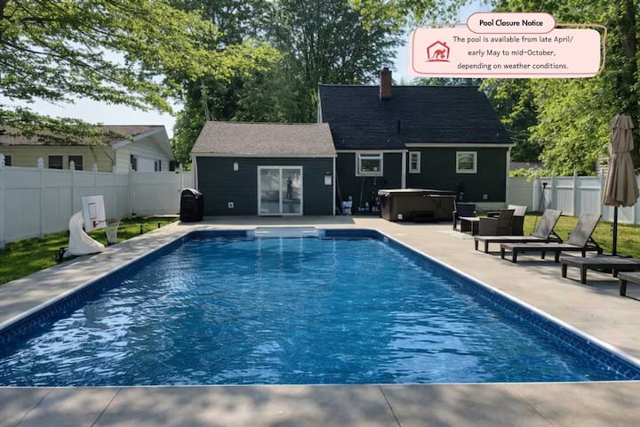 Family Oasis With Pool & Game Room - Lake Erie, PA