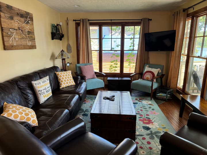 Beautiful 3 Br Lakefront Home With Private Dock - Lewisburg, KY