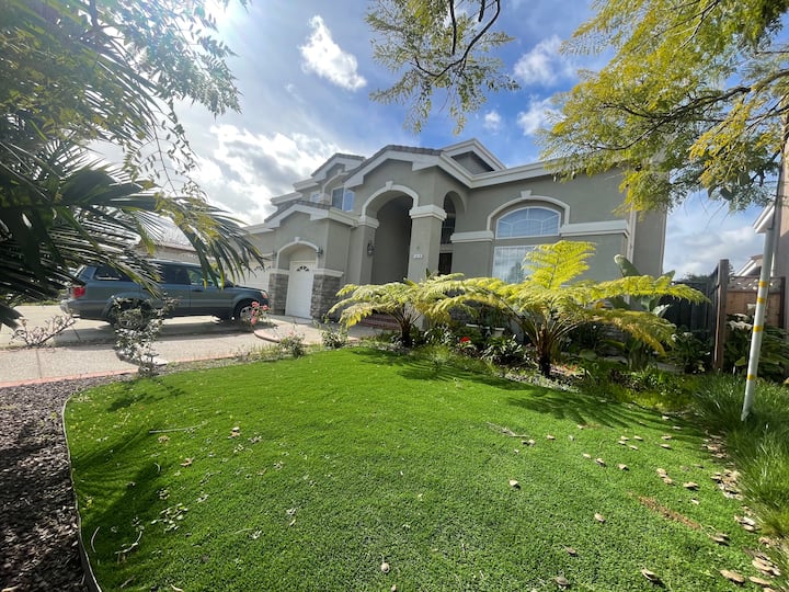 M&j @ Spacious Sfh 4b3.5b Nr Apple/shopping/10129 - Los Altos, CA