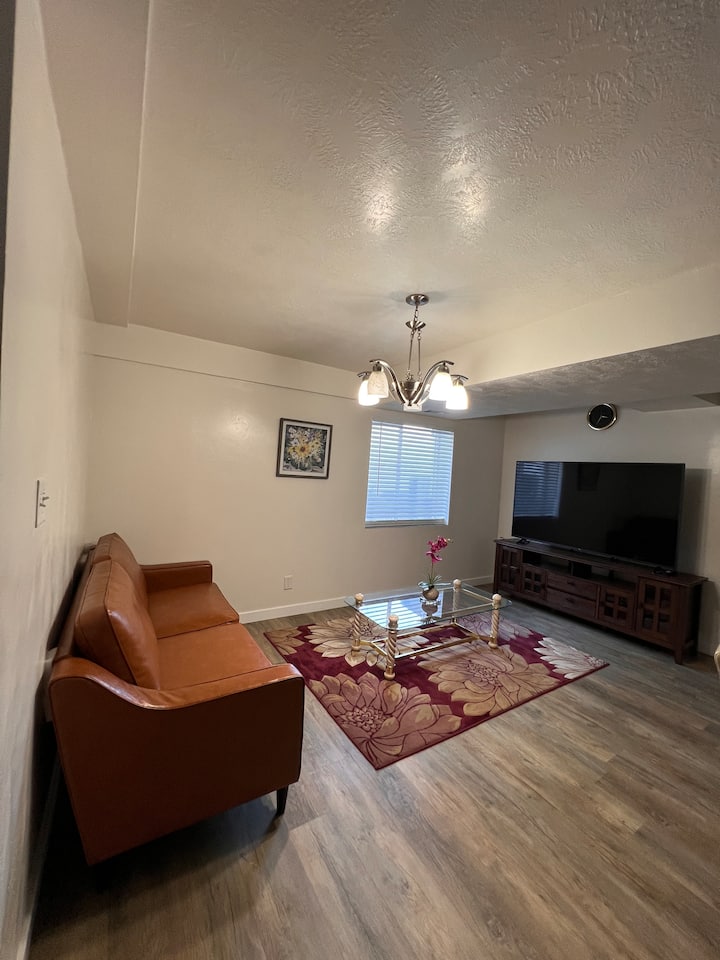 Spacious 3 Br Near Dt Slc - Suite B - West Valley City, UT