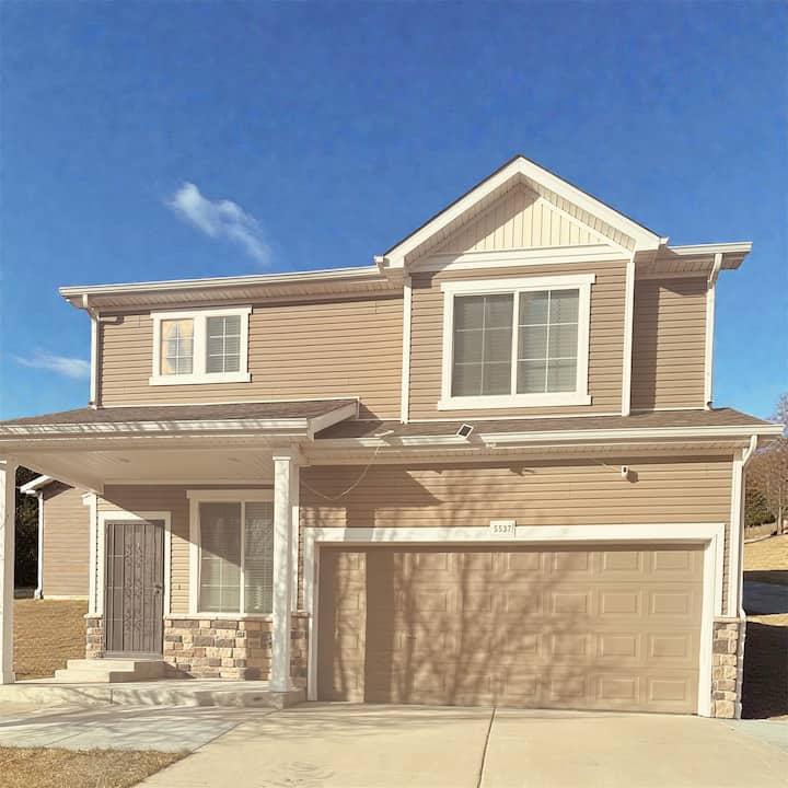 Yedengel 2024 Modern Home - Denver Airport (DEN)