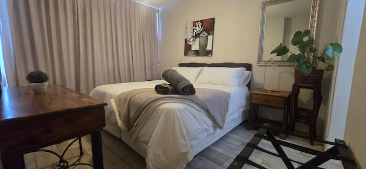 St Tropez 908, Beachfront - Somerset West