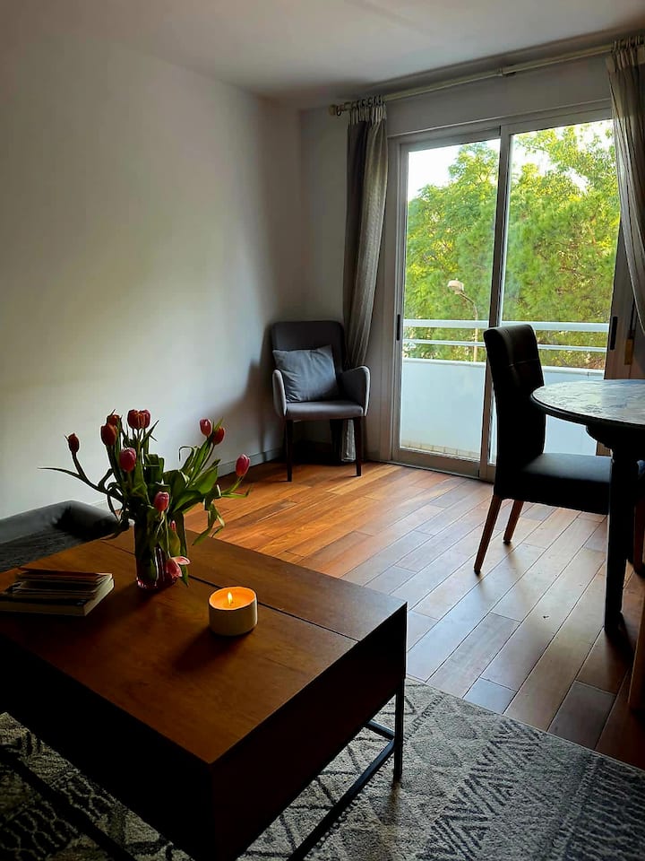 Sunny + Stylish Apartment In Oliva - 3 Bedrooms - Miramar, España