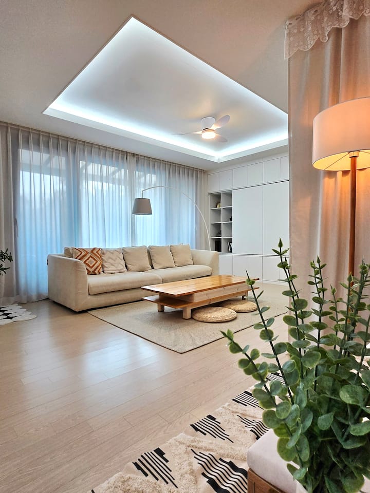 [#쉼]아늑한 인테리어 휴식 복층1,2층의 넓은공간/홈시네마/오락방/바베큐존 - Paju