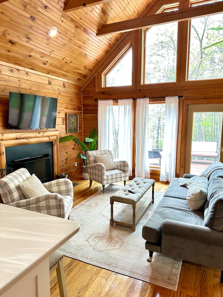 Adorable Log Cabin On Lookout Mountain - Lookout Mountain, GA