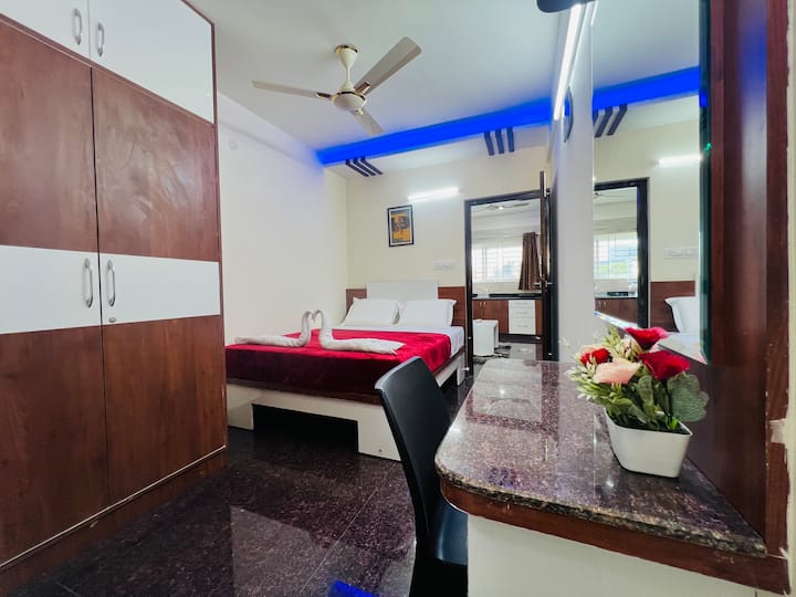 J K Elite 05,koramangala,1bhk,ac - Bengaluru