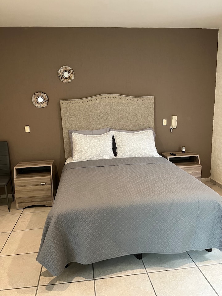 Cómodo Y Seguro Depa Gran Ubicación. - León