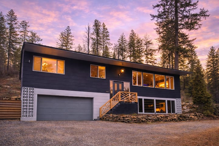 Alpacas + Lake View • Hot Tub • Near Schweitzer - Shepherd Lake, ID