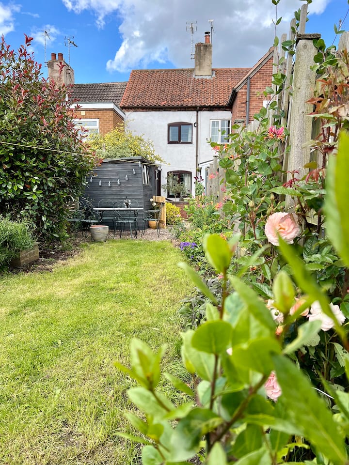 Cosy Holly Cottage In Sherwood Forest - Derbyshire