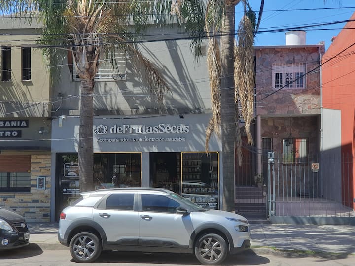 Confortable 1° Piso Por Escalera. Muy Luminoso - San Justo, BA, Argentina