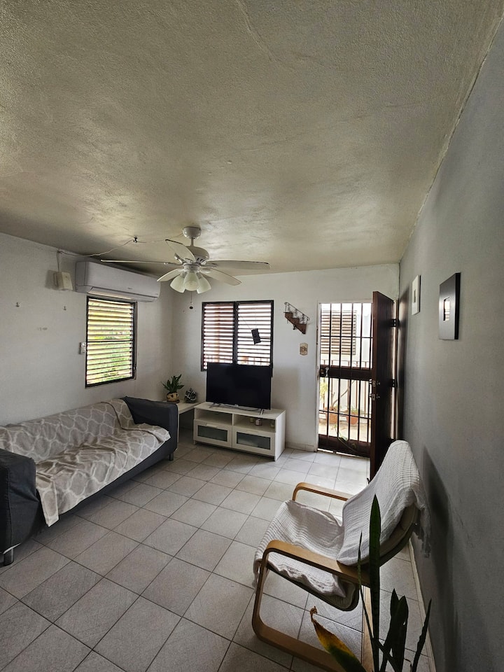 Big Room Furnished With A/c. - Ponce