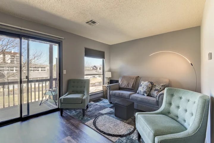Clean Condo In  Gated Pointe Royale Golf Resort - Branson, MO