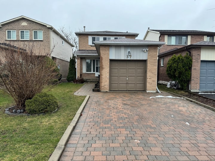Cozy 3br Home In Heart Of Richmond Hill - Ontario
