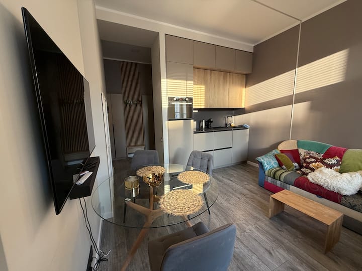 Top Location | Round Bed, Led | Smart
Tv & Netflix - Riga, Latvia