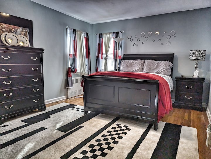 Classic Home W/ Modern Touches•4 Blks To Subway! - Queens, NY
