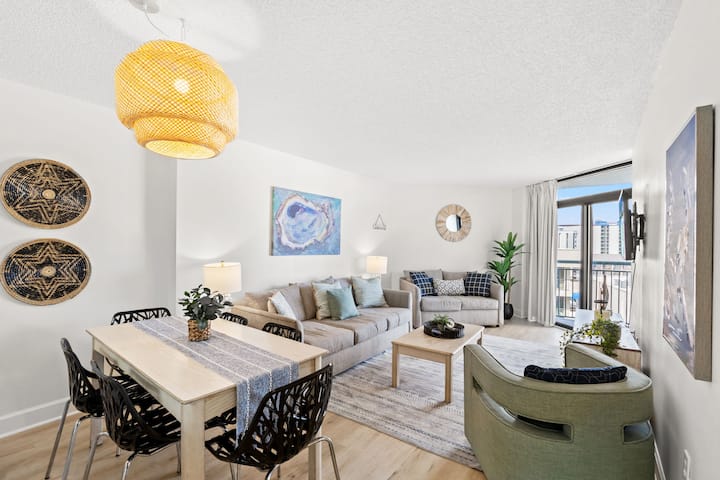 Beautiful Oceanview Condo! Perfect Getaway & Pool! - Myrtle Beach