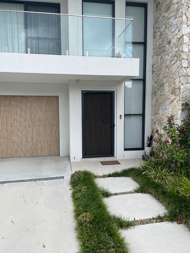 Comfy, Leafy Kirrawee In Sth Syd 6km To Cronulla - Sutherland Shire