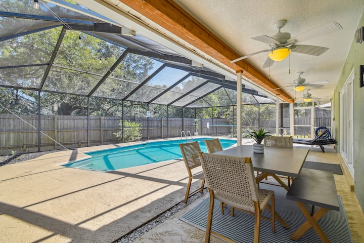 Heated Pool 6.5 Miles From Honeymoon Island - Dunedin, FL