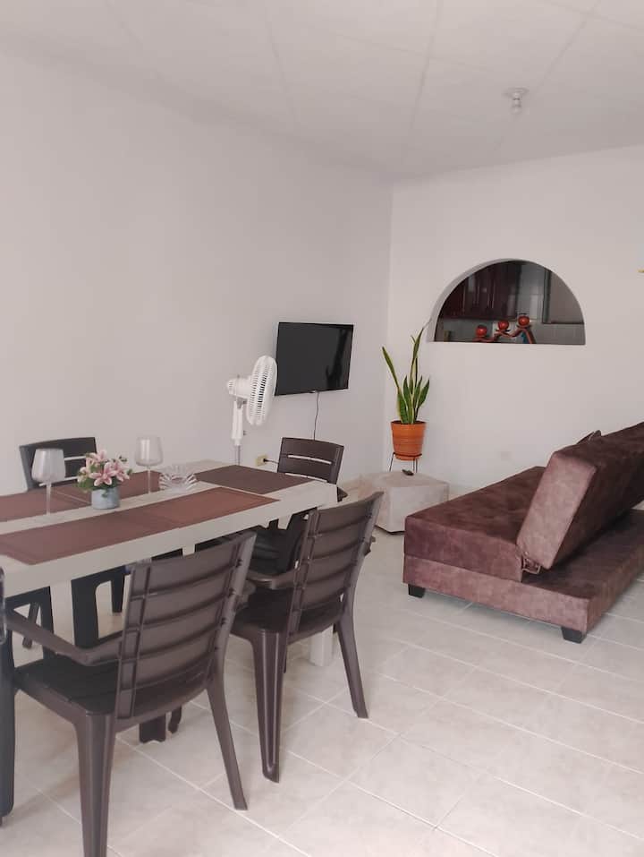 Apartamento Grande Con Excelente Ubicación - Cali
