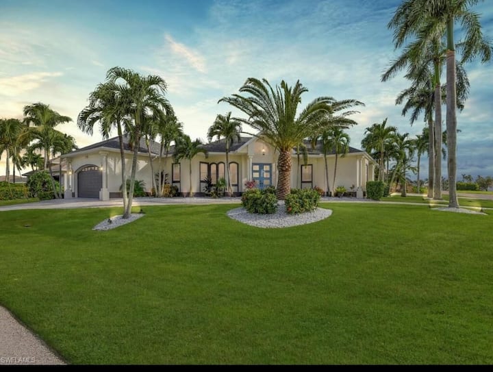 La Isla Bonita
By Saetas Group - Sanibel Island, FL