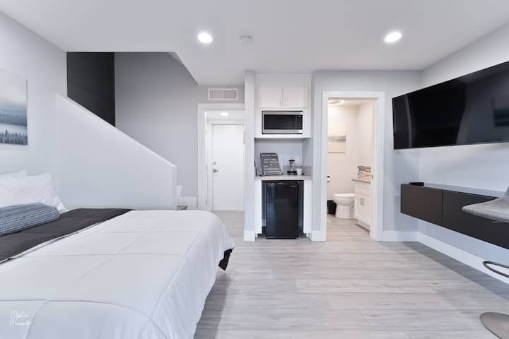 Kern River View Cozy Studio - Bakersfield, CA