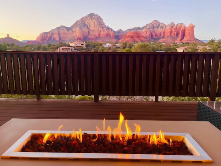 Surreal Red Rock Views! Luxe Sedona Home+ Hot Tub - Sedona, AZ