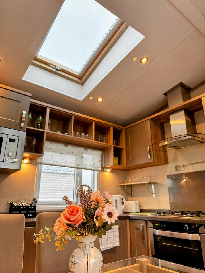 Spacious Christmas 2br Comfy & Cosy Villa - 奇切斯特