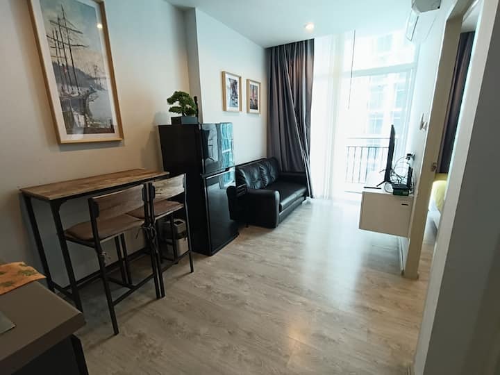 Jomtien中天海滩 高档公寓 精装修 设备齐全 告诉网络 - Pattaya City