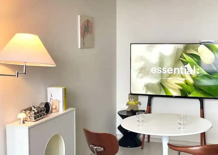 필엣홈.무료주차.암막커튼.동성로.중앙로역2분.넷플릭스 .1시퇴실.침구매회교체 - Daegu