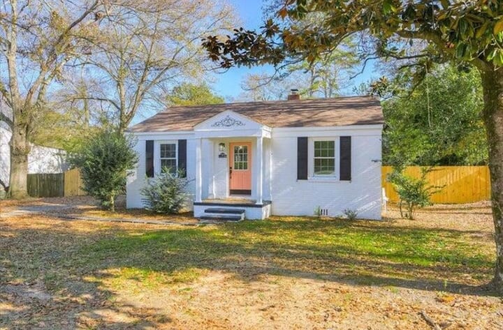 Cozy Little Cottage - Augusta, GA