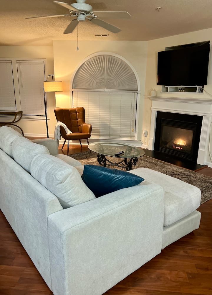 Comfortable Ground Floor Condo 2br/2ba - Greensboro, NC