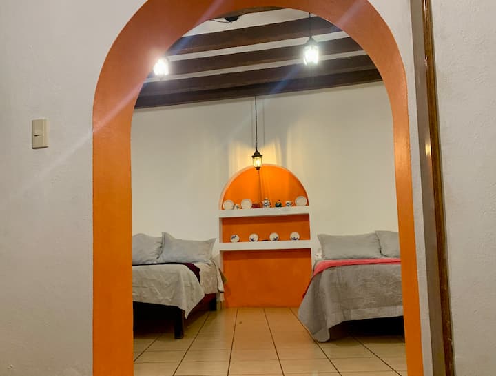 2 Céntrico/wifi Rápido/tv/cocineta/ 4 Personas - Guanajuato