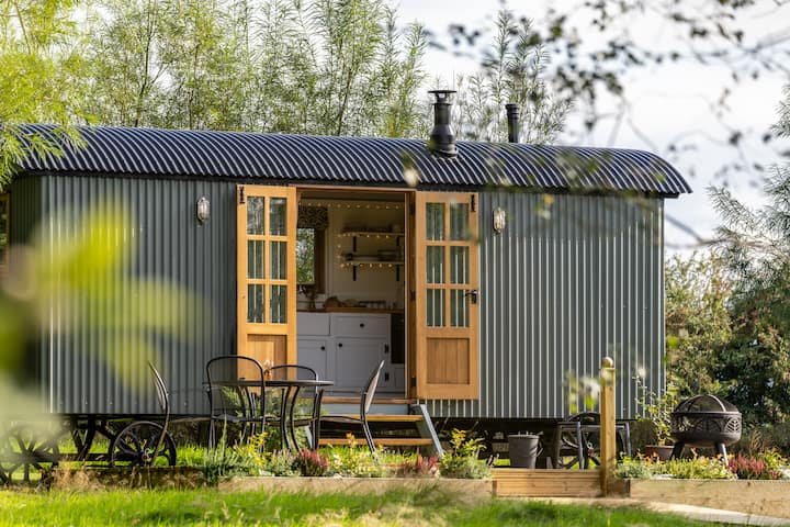Peatlands Retreat - Sundew Hut - Ballymoney