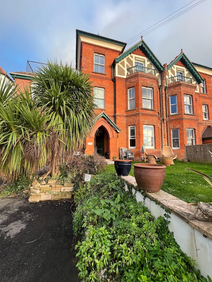 Cosy Coastal Home Away From Home - Bridport