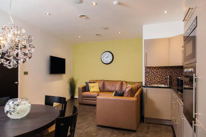 One-bedroom Apartment (Sleeps 5) - Liverpool